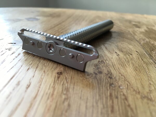 Pass Around - Tatara pass around - part 2 - their new Amakuni SE razor ...